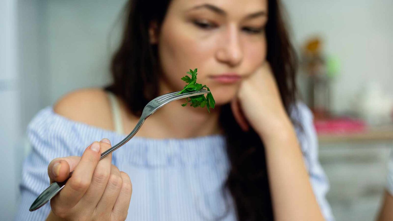 15 Eating Habits That Are Destroying Your Body Without You Knowing ...