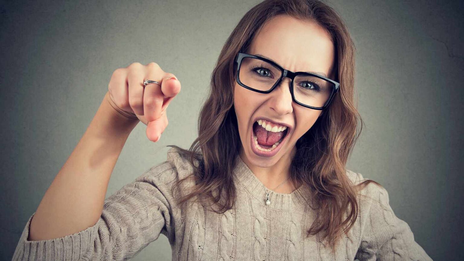 Want People to Trust You? Don't Do These 20 Things - Health Makes You