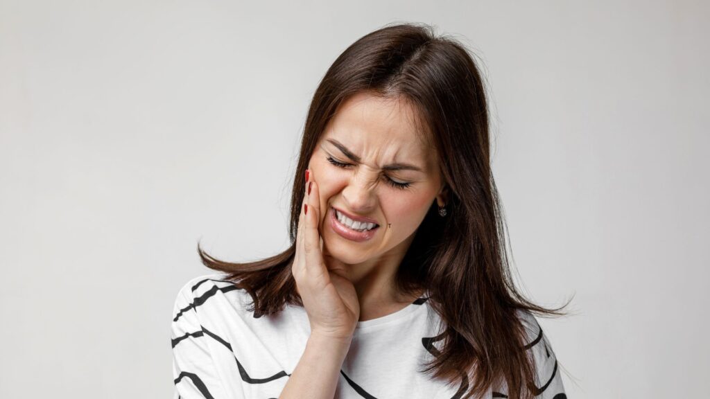 7 Signs Your Gum Health Needs Attention - Health Makes You
